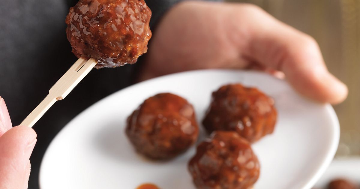 Mini Meatballs with Apricot Dipping Sauce | Beef Loving Texans | Beef ...
