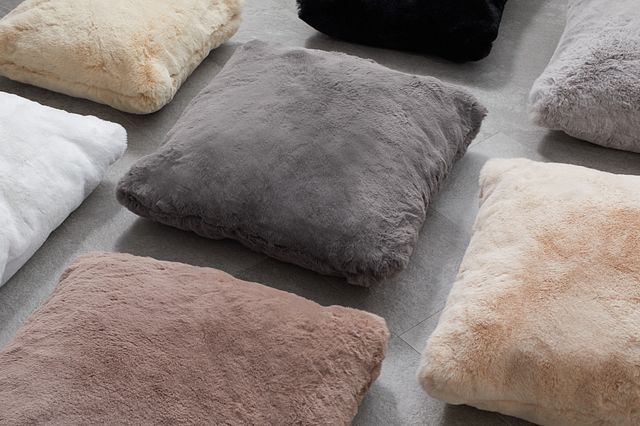 Kaycee White 18" Accent Pillow (1)