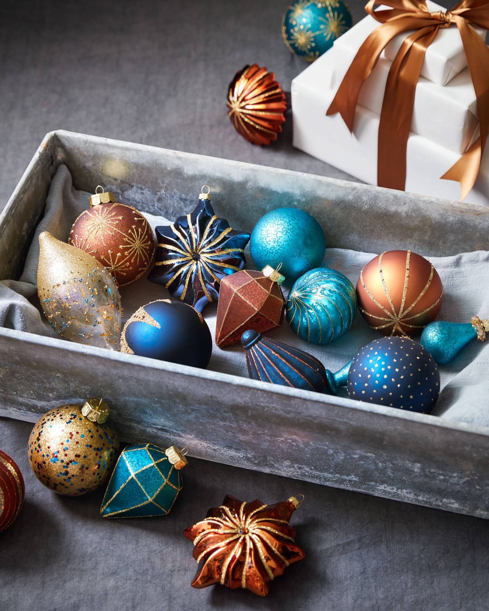 Lexington Christmas Ornament Set Balsam Hill lexington-christmas-ornament-set-balsam-hill